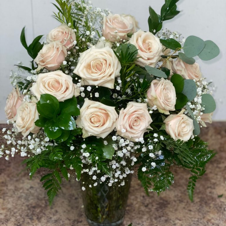 Two Dozen Creme Sahara Roses – Mitchells Florist Orlando